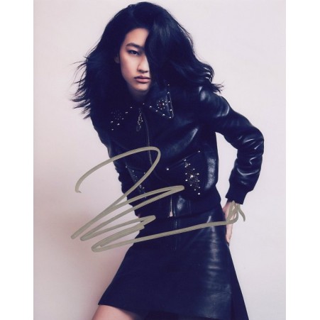 Signed Autograph HO-YEON Jung - All-Autographes.com