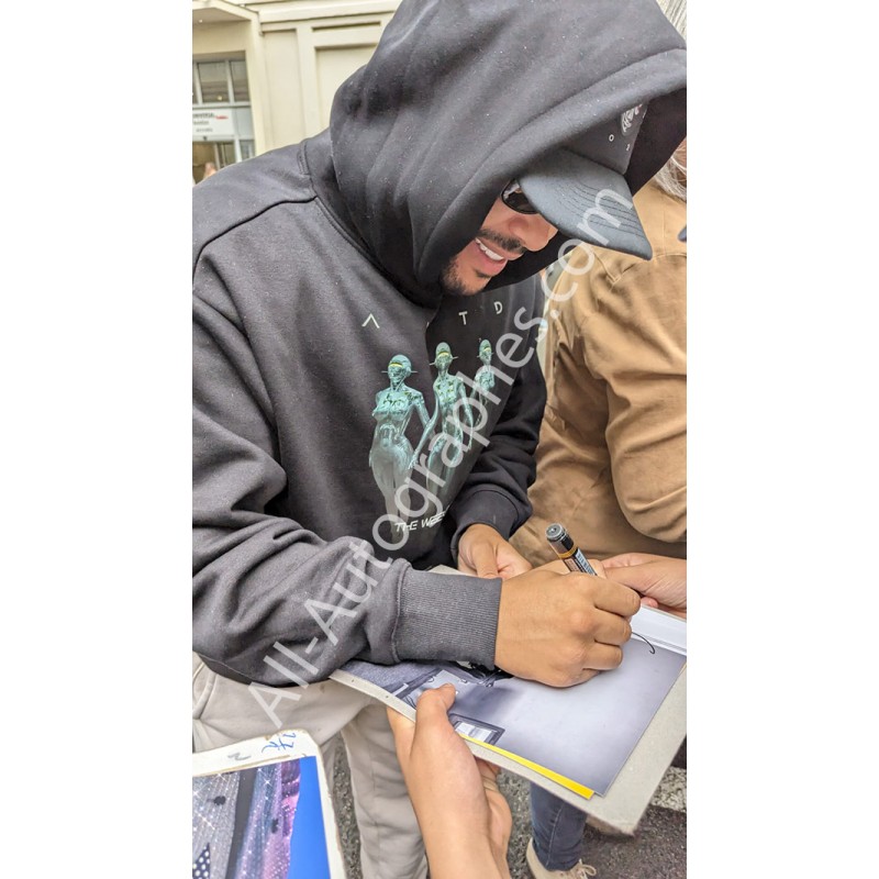 Signed Autograph The Weeknd - All-Autographes.com