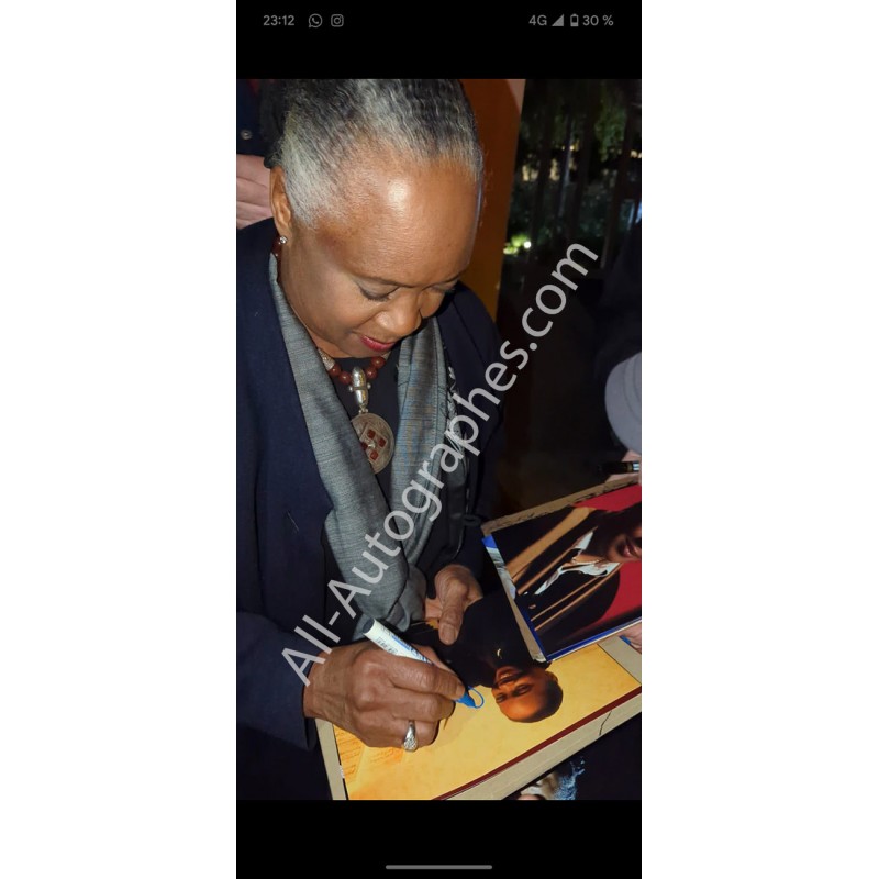 Signed Autograph HENDRICKS Barbara - All-Autographes.com