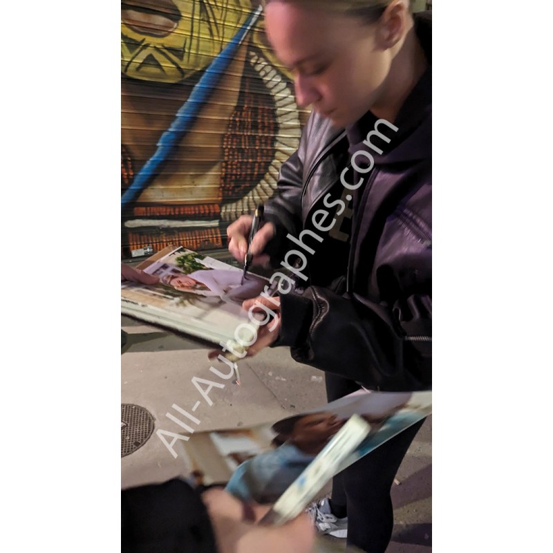 Signed Autograph MARCHAL Zoé - All-Autographes.com Signed Autograph MARCHAL Zoé - All-Autographes.com