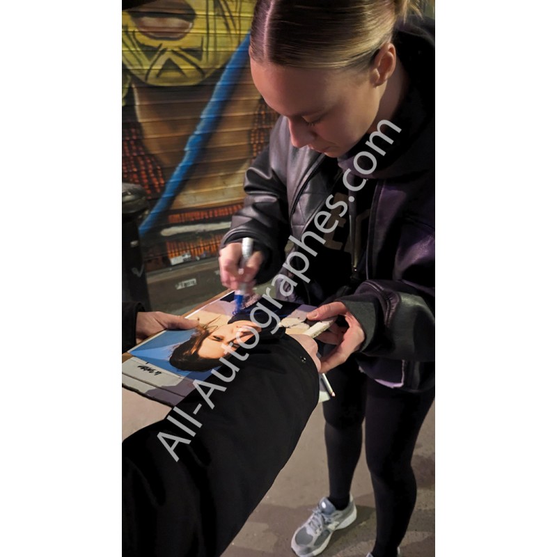 Signed Autograph MARCHAL Zoé - All-Autographes.com Signed Autograph MARCHAL Zoé - All-Autographes.com