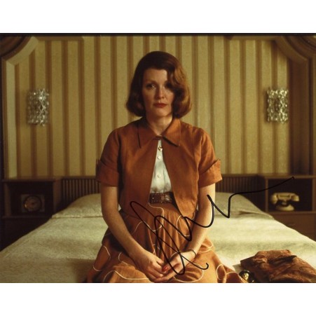 Signed Autograph MOORE Julianne - All-Autographes.com