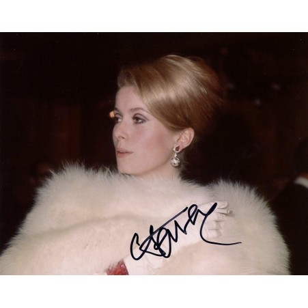 Signed Autograph DENEUVE Catherine - All-Autographes.com