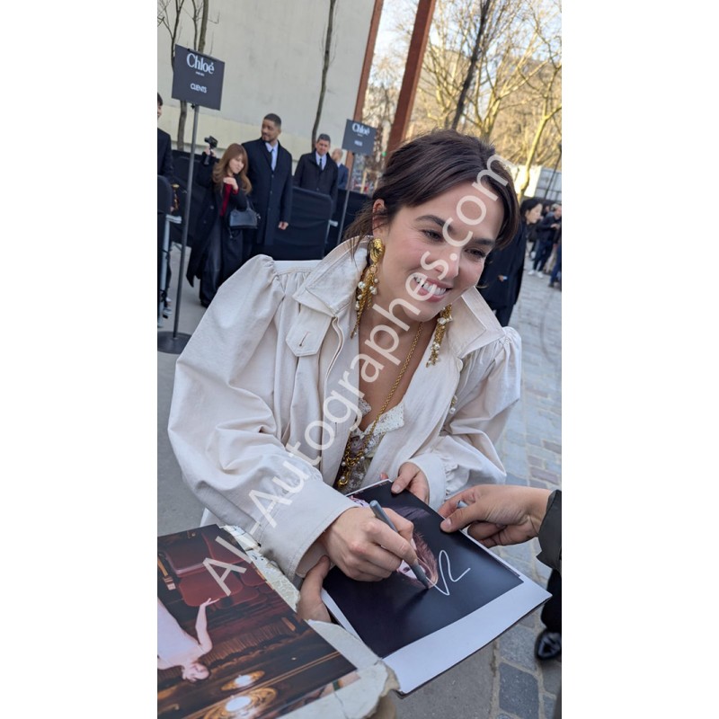 Signed Autograph DEUTCH Zoey - All-Autographes.com
