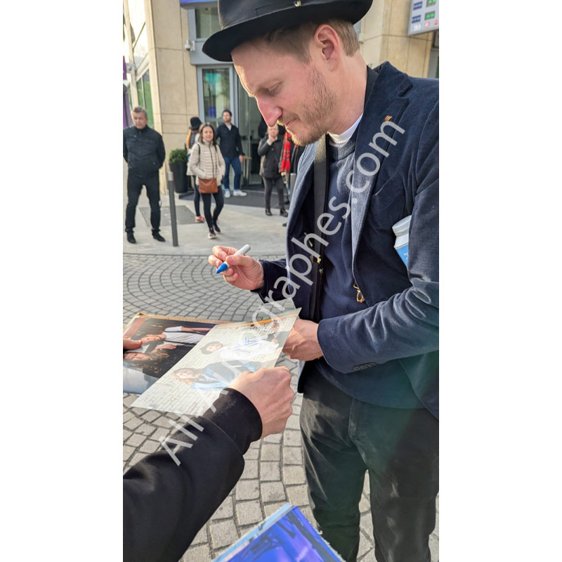 Signed Autograph FRAITES Jeremiah + SCHULTZ Wesley - All-Autographes.com