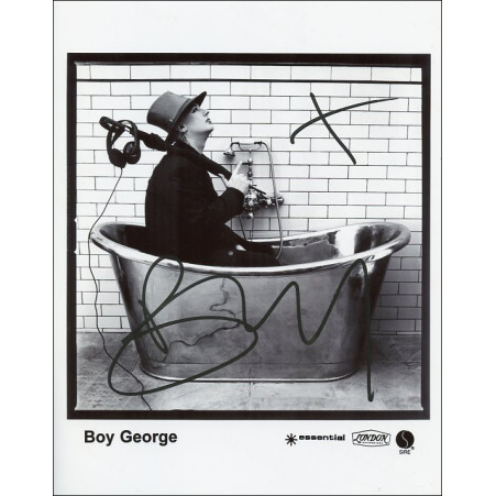 Signed Autograph BOY GEORGE (Culture Club) - All-Autographes.com