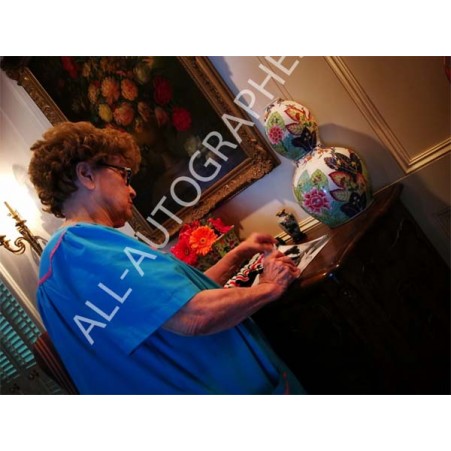 Signed Autograph PAGET Debra - All-Autographes.com