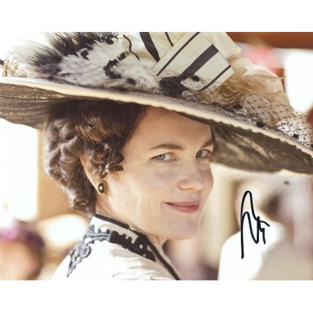Signed Autograph MCGOVERN Elizabeth - All-Autographes.com