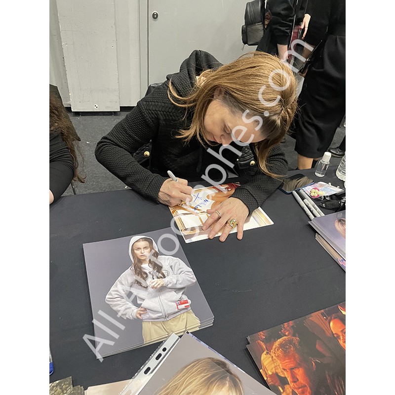 Signed Autograph MANNING Taryn - All-Autographes.com